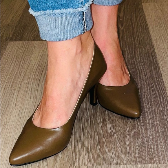 karalyn&co | Shoes | Agsu Heels Pinks And Greens Army Business Heels ...